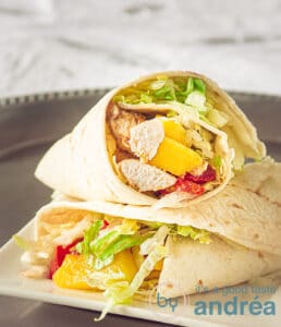 Wraps with mango and spicy chicken - summer picnic