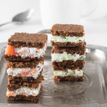 Zebras, rye bread sandwiches - By Andrea Janssen