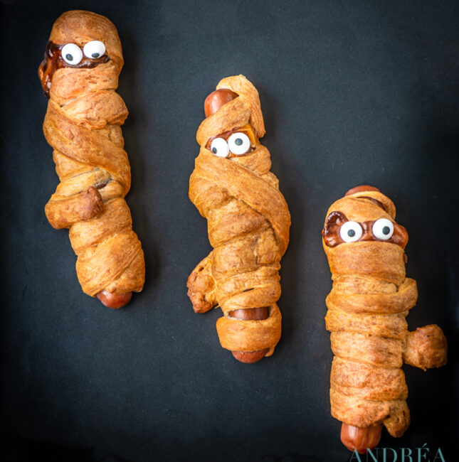 Puff pastry sausage mummies - By Andrea Janssen