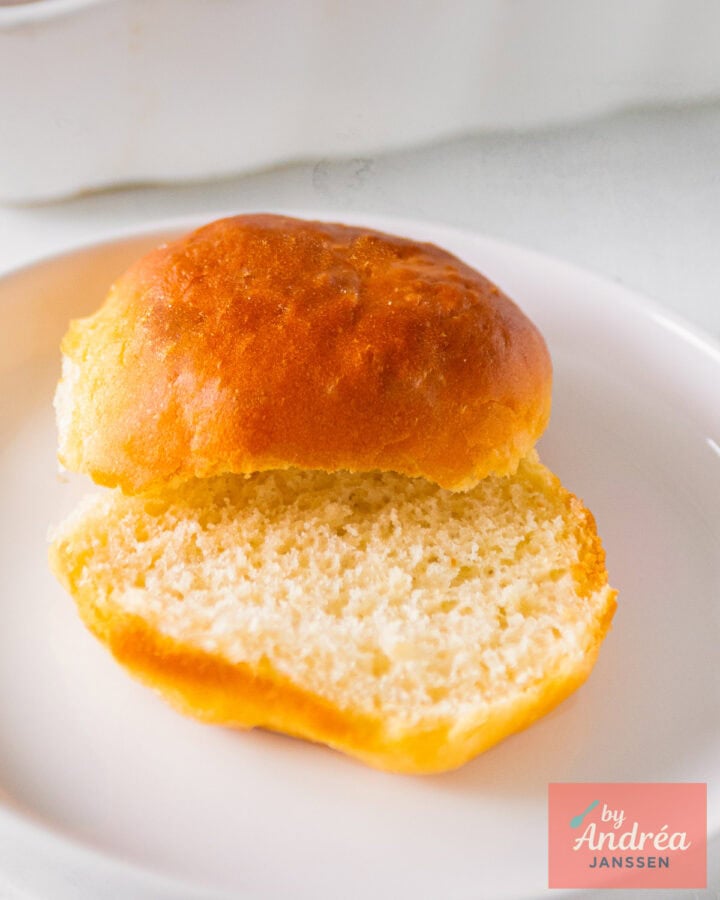 Dutch Zachte Witte Broodjes (Soft white buns) - By Andrea Janssen