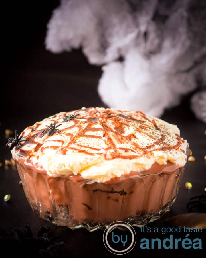 Halloween Trifle with Oreo and Brownies - By Andrea Janssen