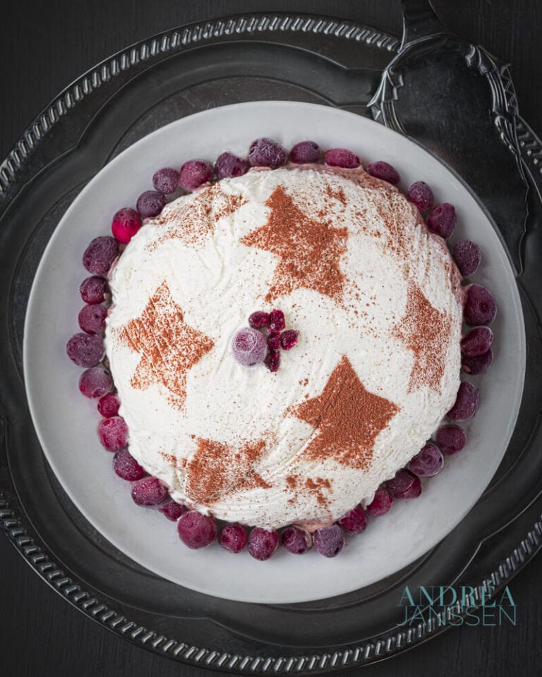 Christmas ice cream bombe - By Andrea Janssen