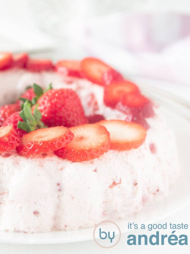 Creamy Strawberry Bavarois - By Andrea Janssen