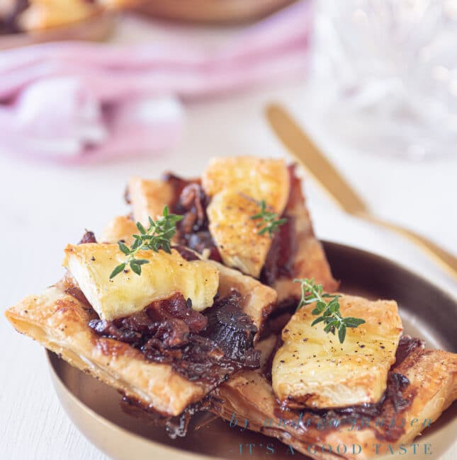 Puff pastry Brie bites with bacon and Port wine - By Andrea Janssen