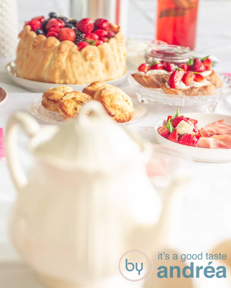 High tea with strawberries: 6 recipes with a time table - By Andrea Janssen