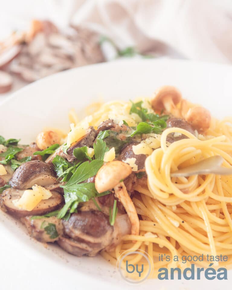 Creamy Garlic Mushroom Pasta - By Andrea Janssen